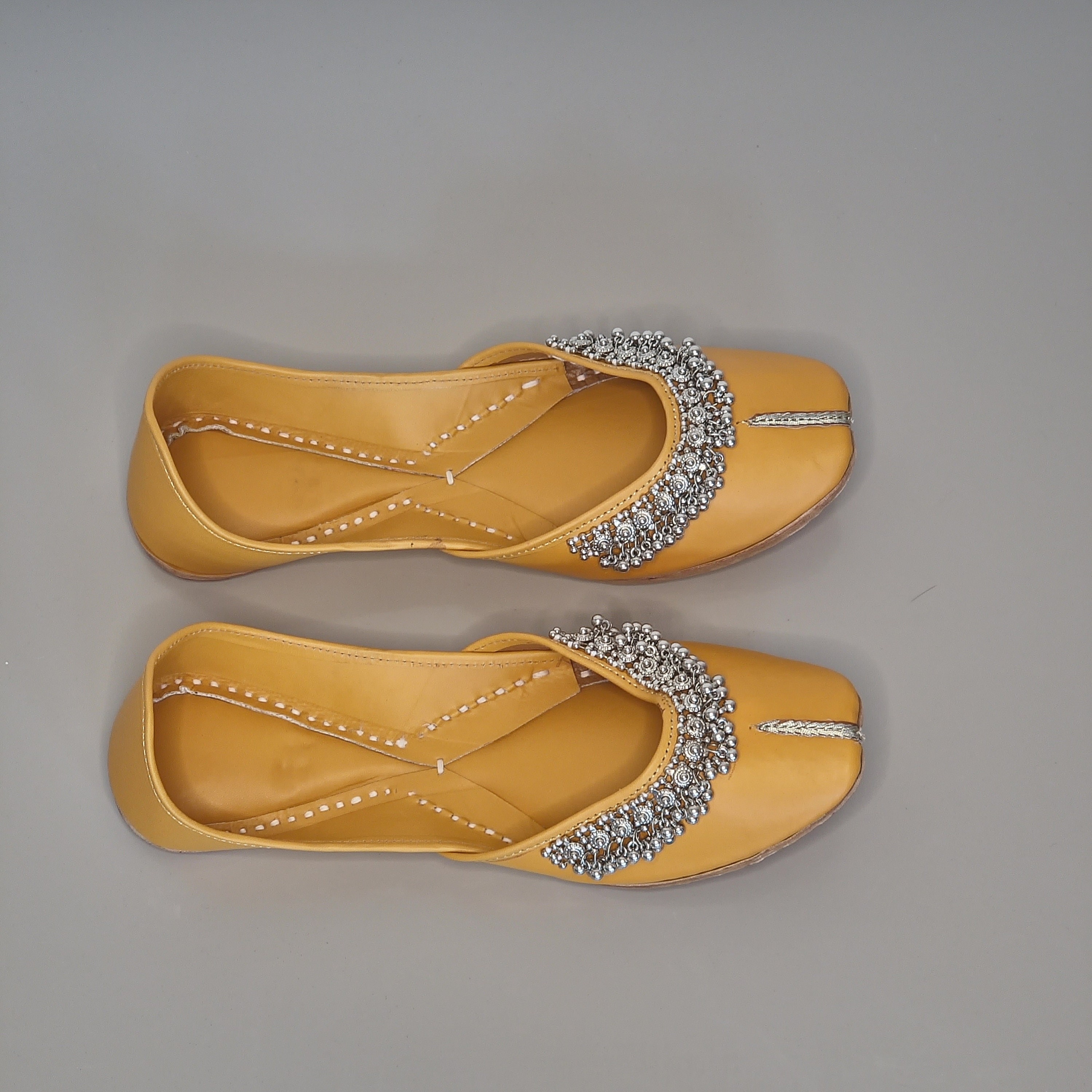 Women Punjabi Ghungroo Leather Jutti - Etsy