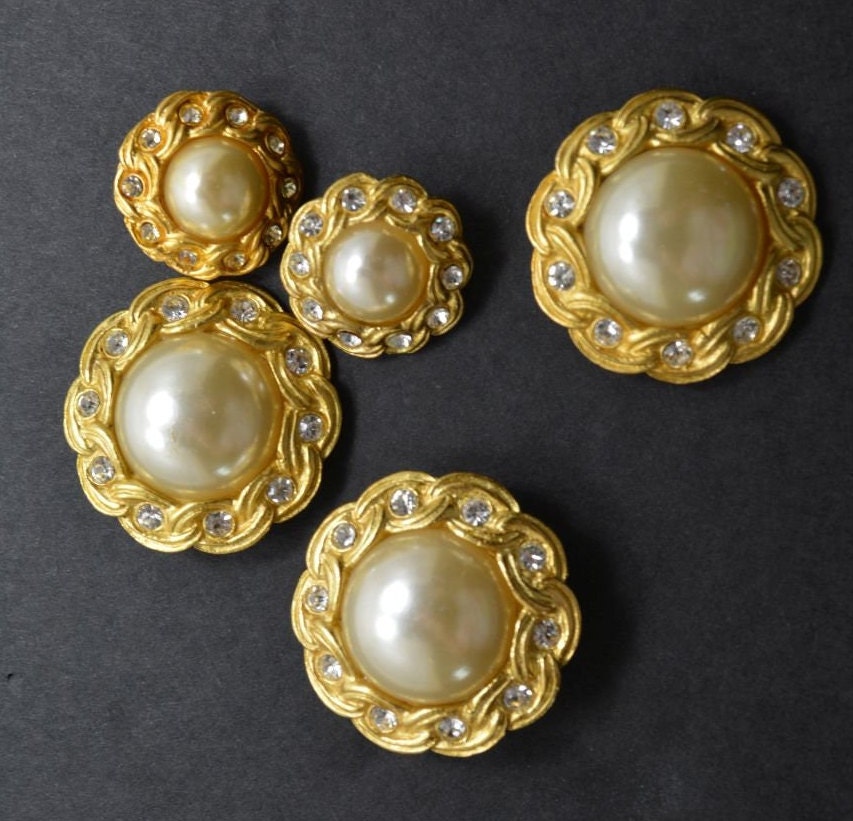 Pearl in Chain Rim Set With Rhinestones L-04 - Etsy