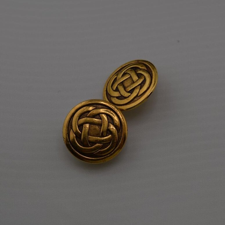 Bright Shiny Gold Tone Button With Irish Knot Type Design – Shank (XX ...