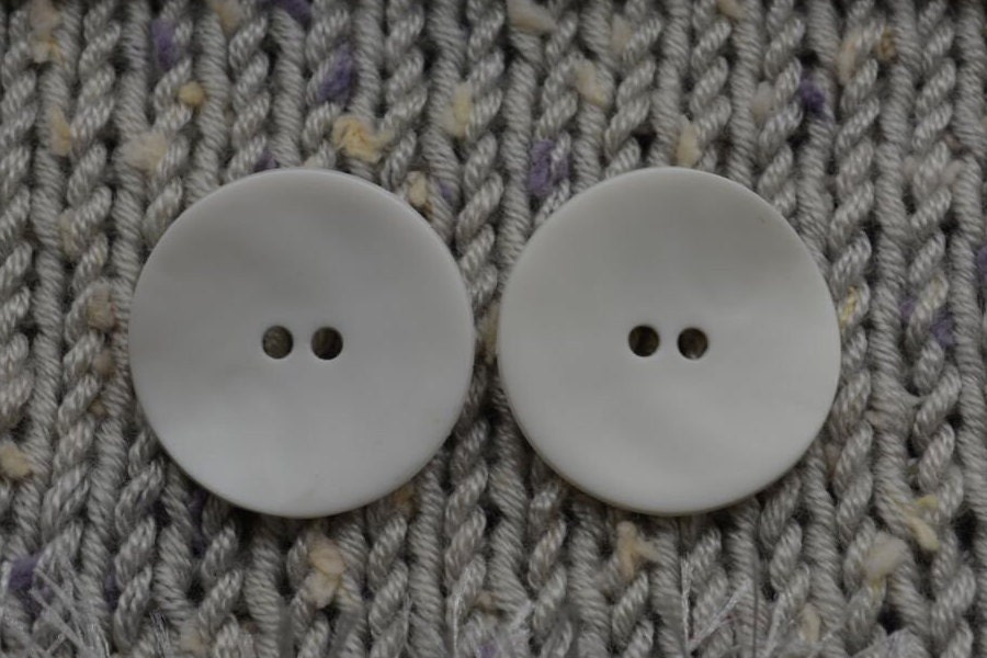 Round ruffled White Plastic Button 2 Hole MM-01 - Etsy
