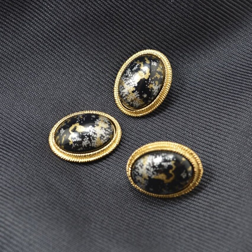 Matte Gold Oval Button With Black Center Splashed With Gold & Silver ...