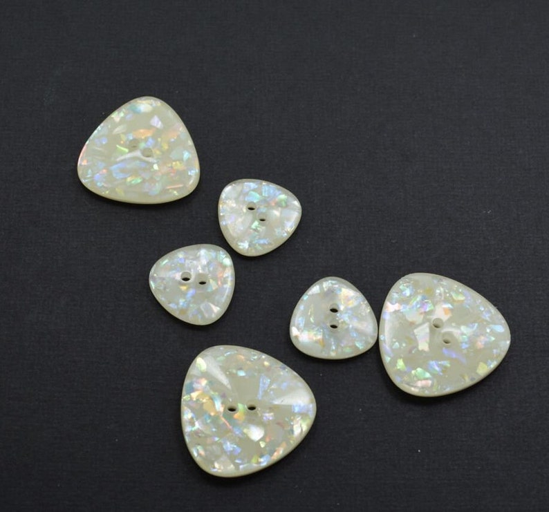 Triangle Shape Cream Background With Iridescent Flecks – 2-hole (MM-05 ...