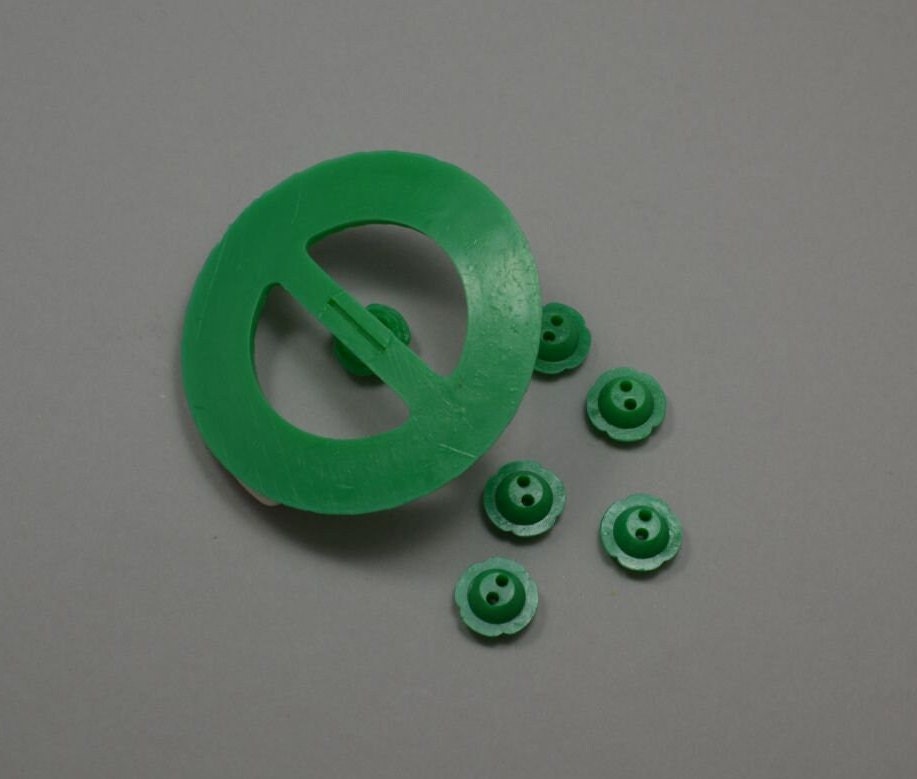 Vintage Belt Buckle & Buttons Kelly Green BU-D - Etsy