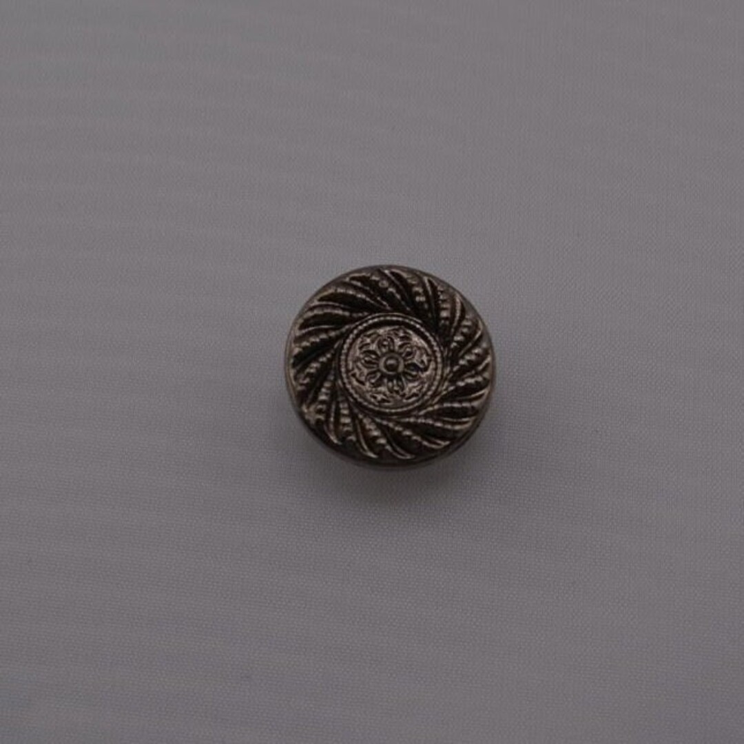 Burnished Silver Button With Small Flower and Twisted Rope Edge – Shank ...