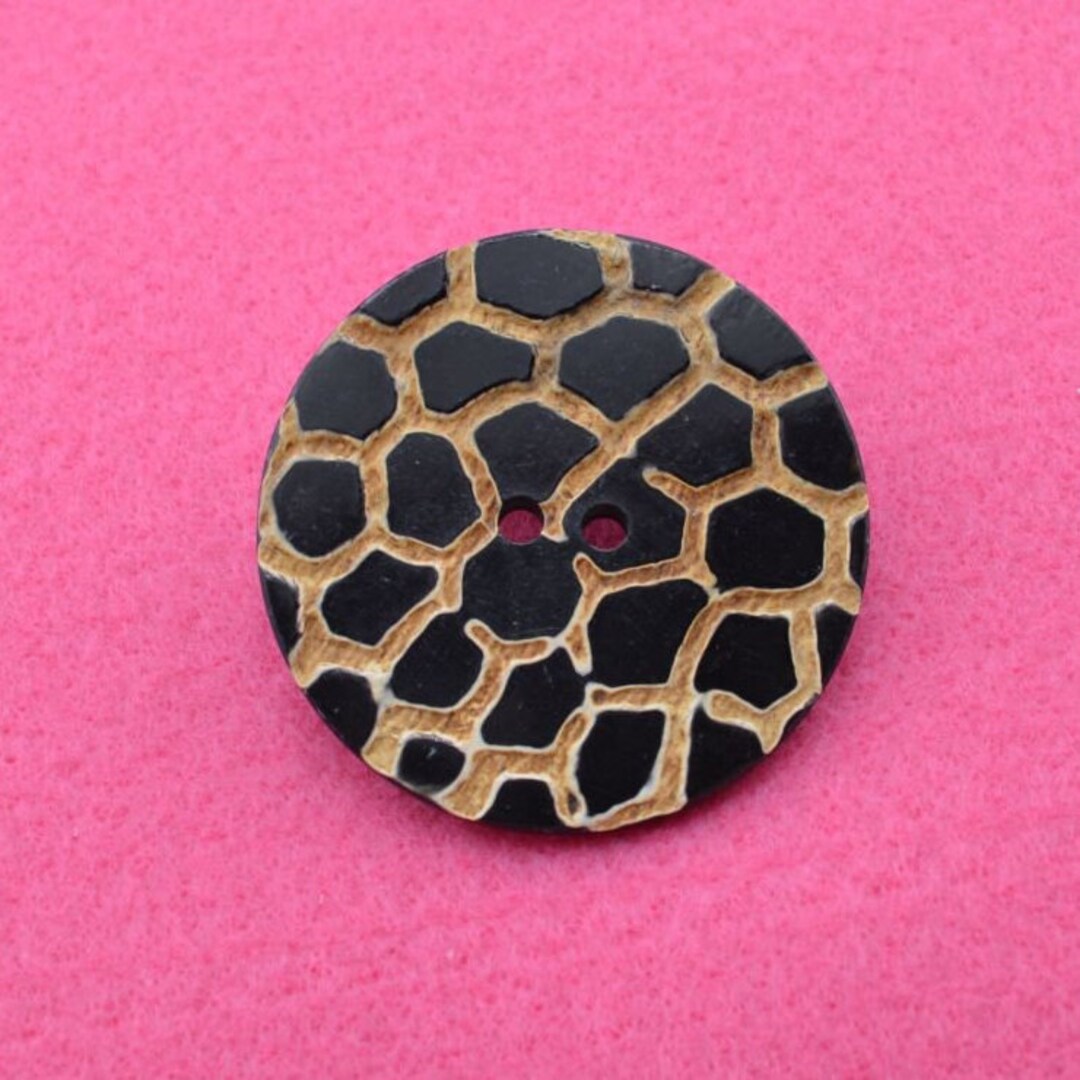Large Tan and Black Giraffe Print Button – 2 Hole (3C-06) - Etsy