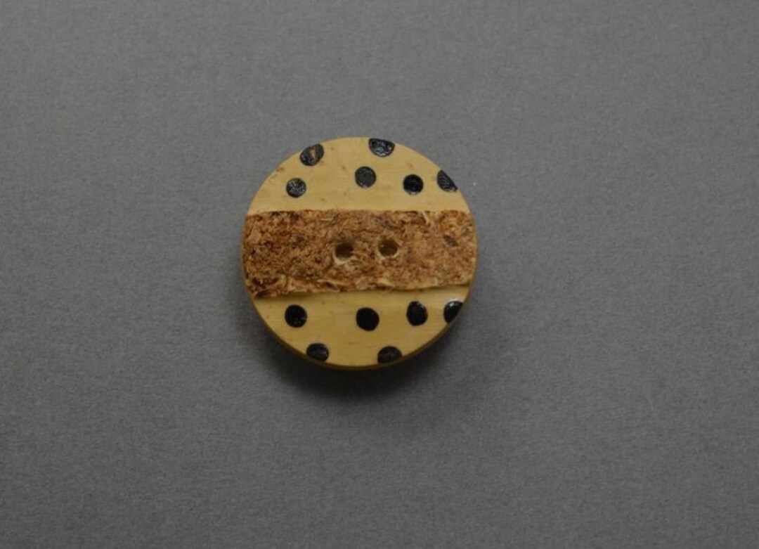 Coconut Shell With Black Dot Button (handmade Quality) - 2-hole (I-04 ...
