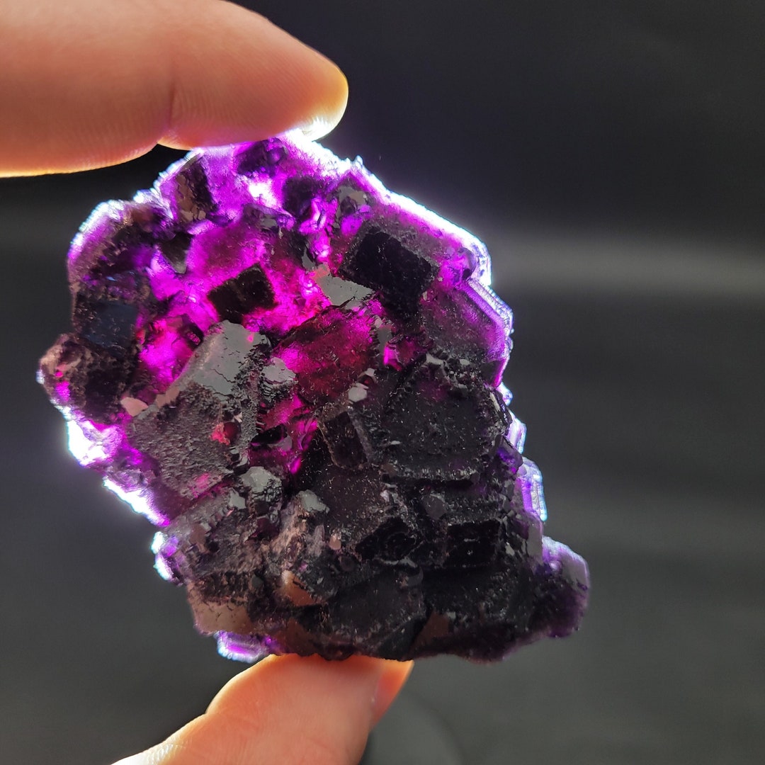 Okorusu Fluorite – Dark Crystal With Green Ghosts | Contrast and ...