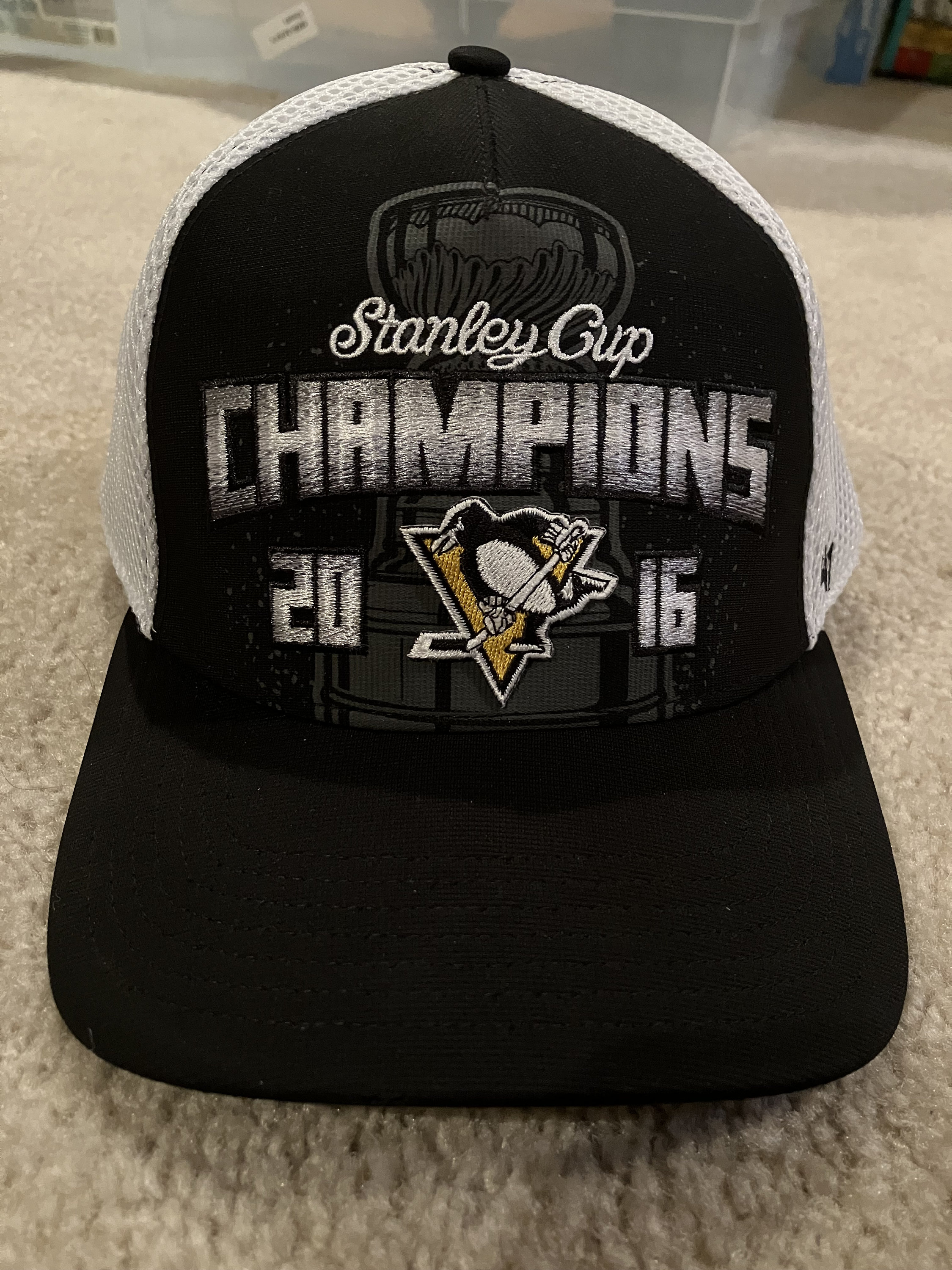 BEAU BENNETT SIGNED popular PITTSBURGH PENGUINS