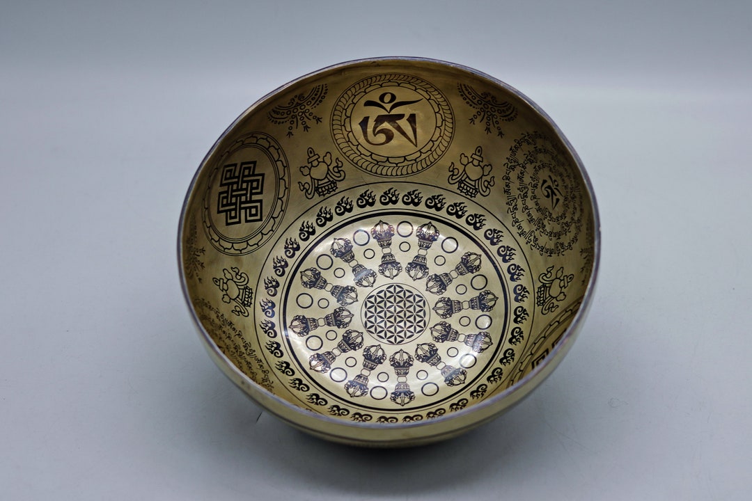 9 Inches Super Fine Bajra With 7 Chakra Back Side Carving Singing Bowl ...