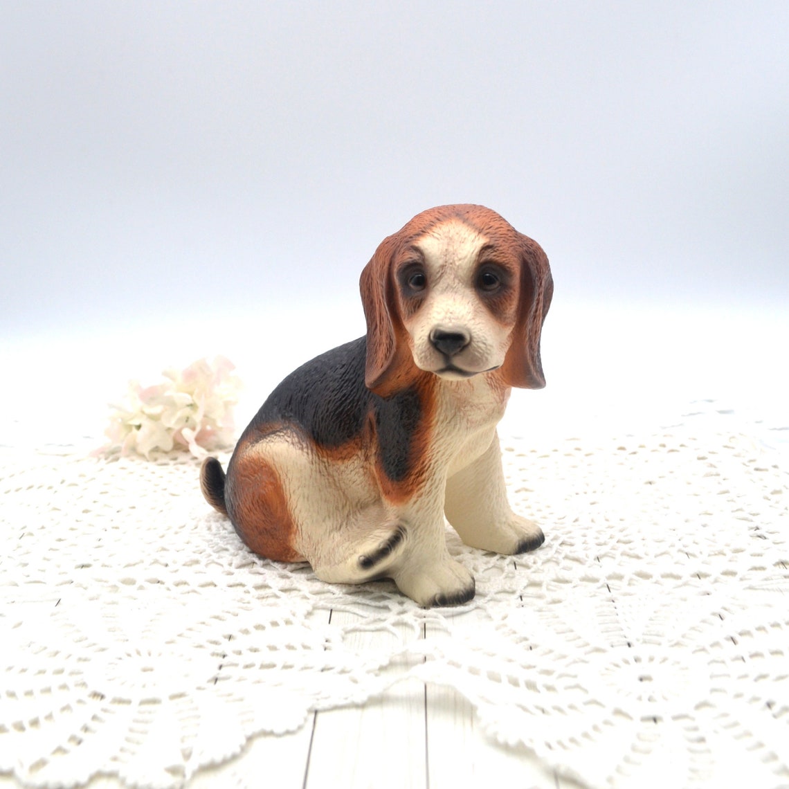 Beagle Dog Figurine / House of Global Art Harvey Knox Kingdom Hand ...