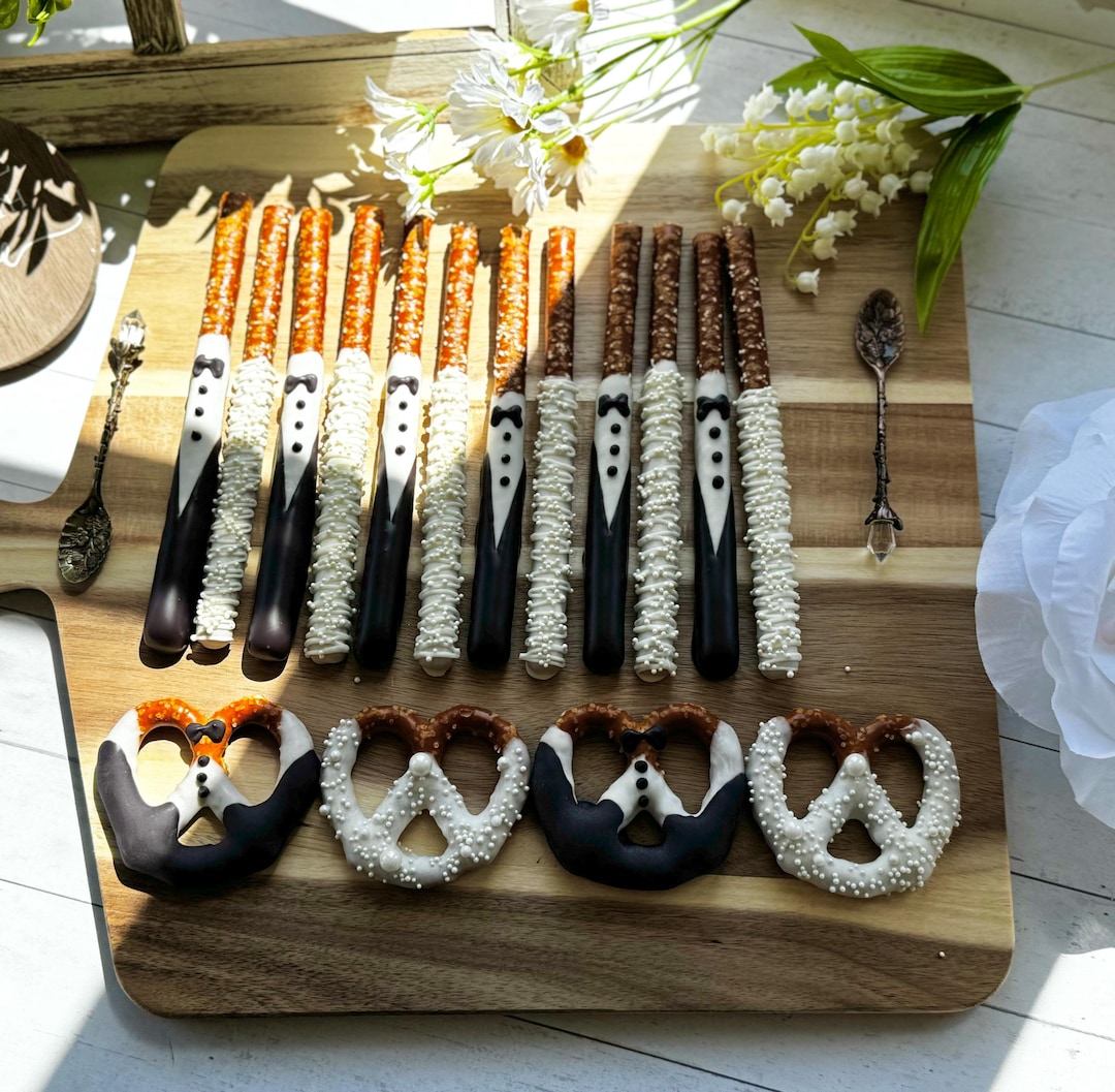 24 Bride and Groom Chocolate Dipped Pretzel Favors, Wedding Bridal ...