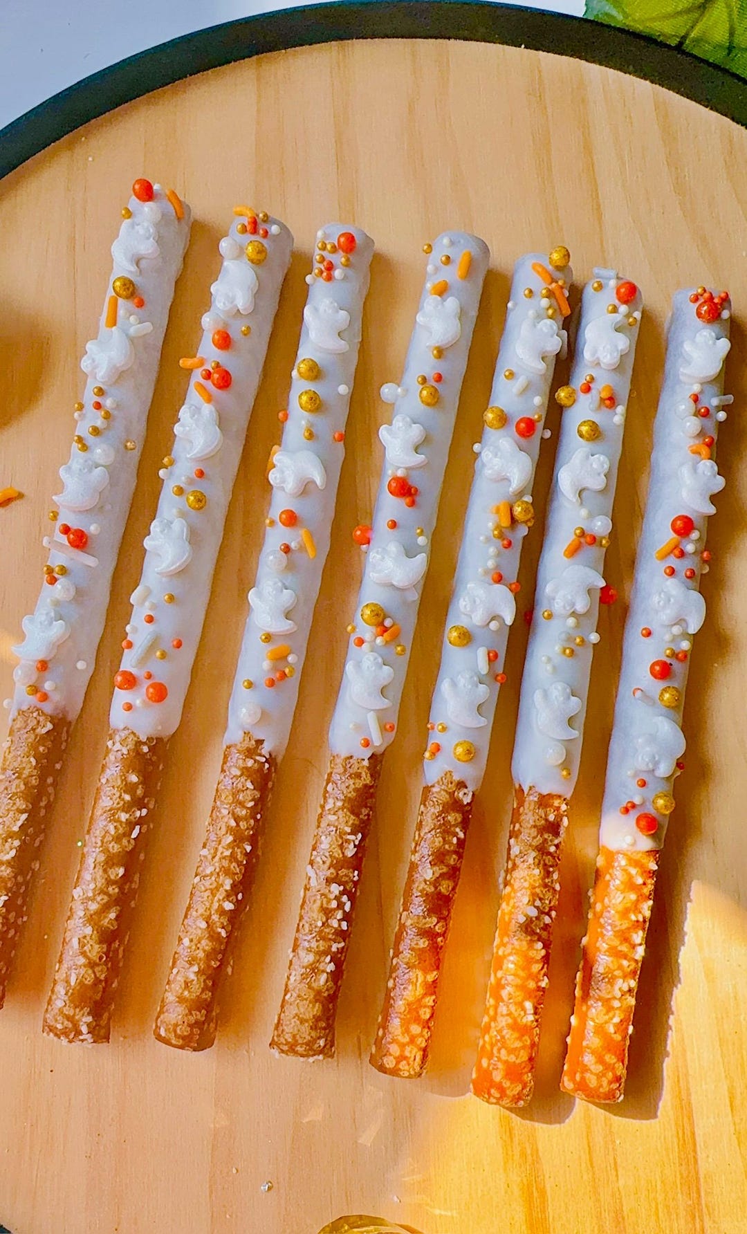 Halloween Ghost Chocolate Dipped Pretzel Rods: Party Favors, Trick or ...