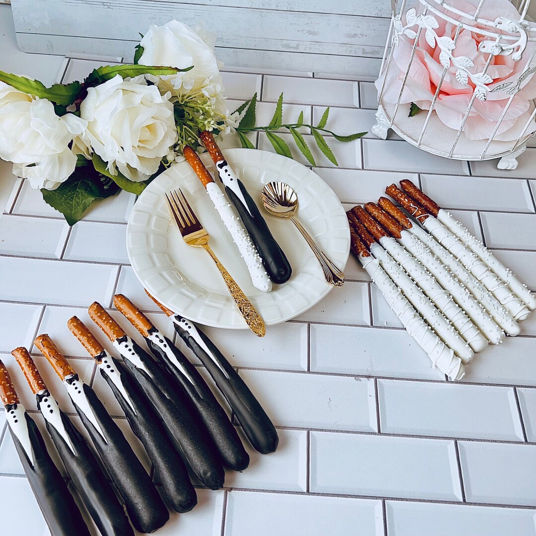 200 Bride and Groom Wedding Favors Chocolate Dipped Pretzel Rods, 100 ...