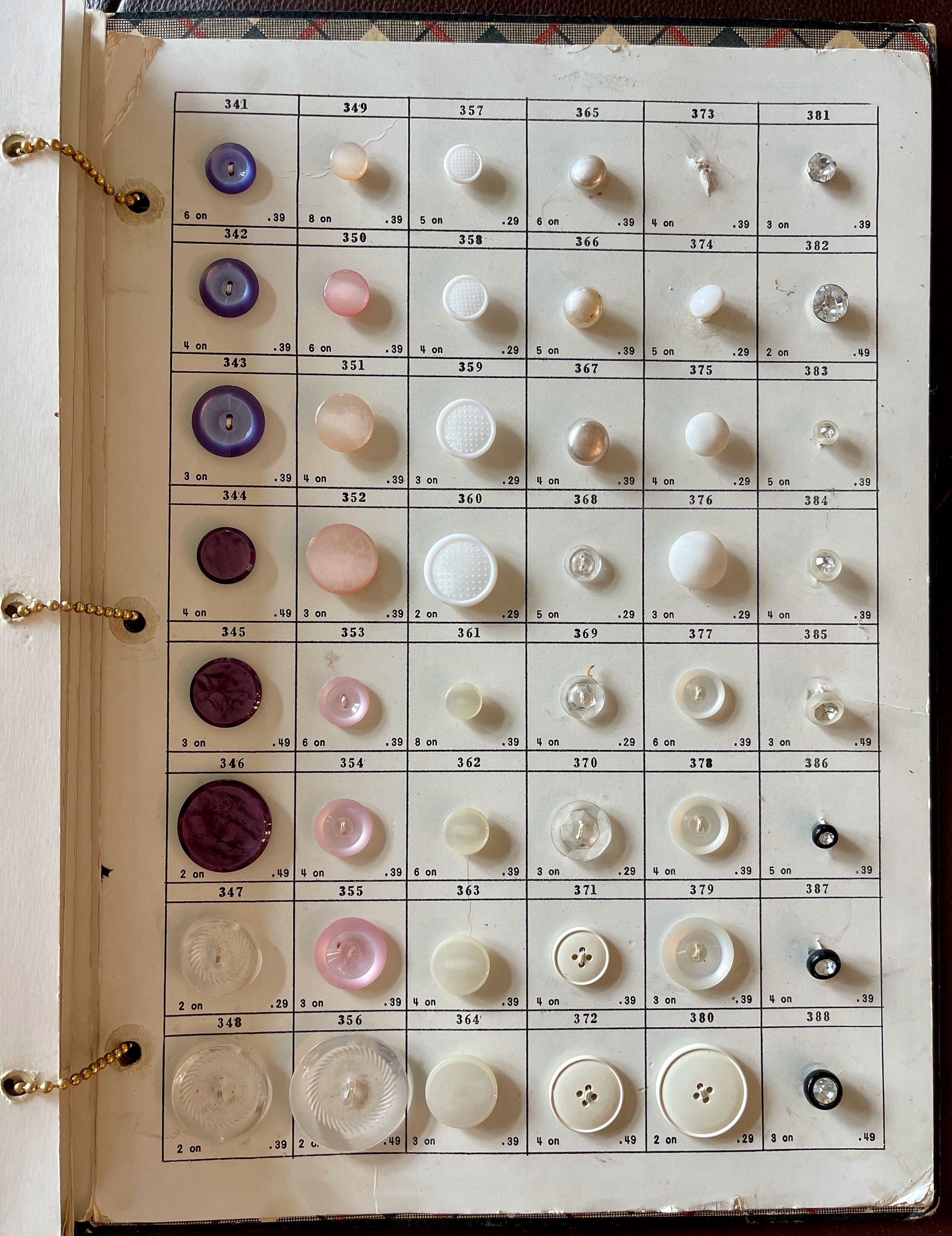 RARE 1960s LA MODE Buttons Sales Binder: 6 Button Sales Cards / 290 ...