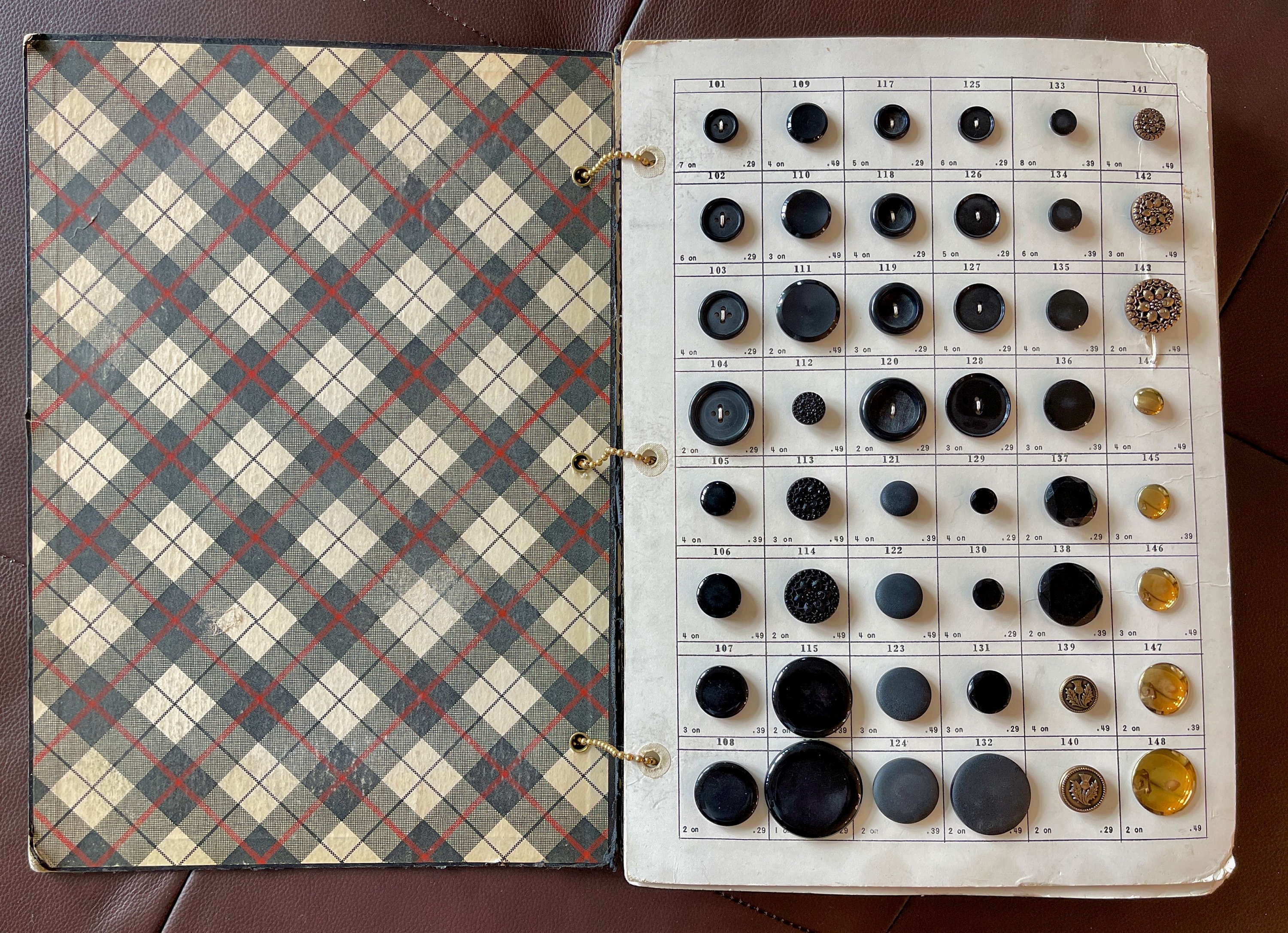 RARE 1960s LA MODE Buttons Sales Binder: 6 Button Sales Cards / 290 ...