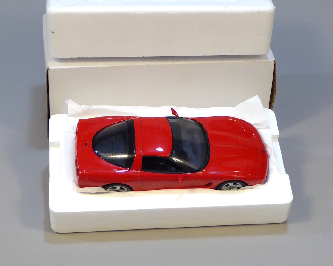 1:24th Scale 1997 Corvette, Red With Black Interior. Made by Brookfield ...