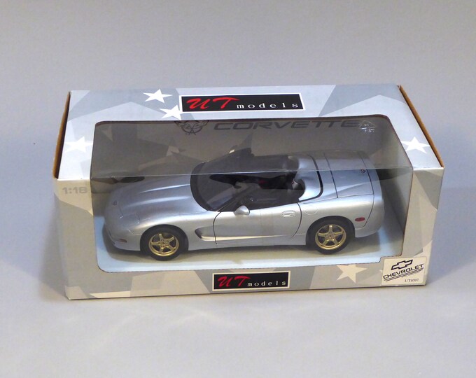 1:18th Scale 1998 Corvette C5 Convertible in Metallic Silver. UT Models ...