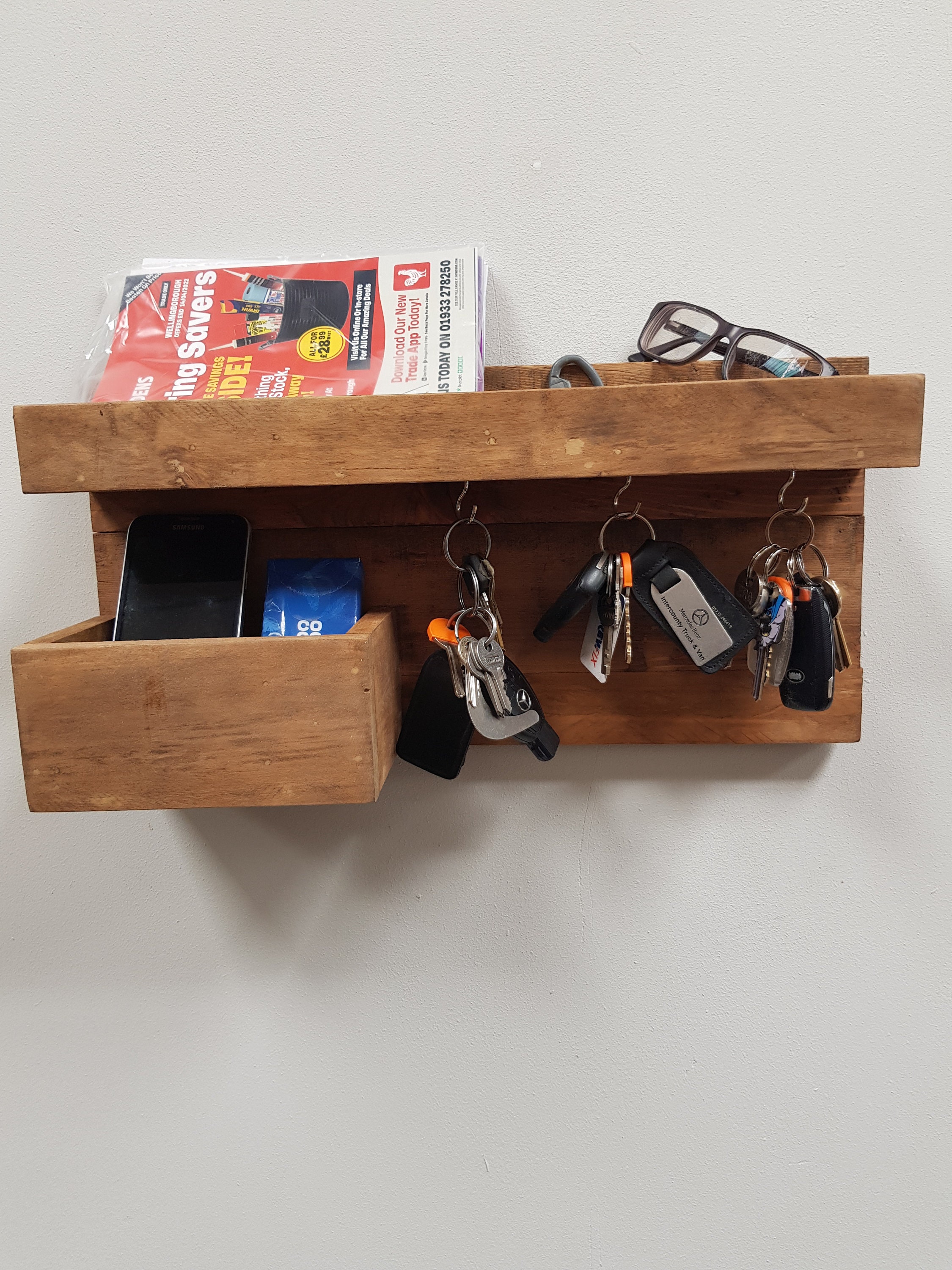 Handcrafted Organiser and Storage #5, Includes 3 Key Hooks and Cubby ...