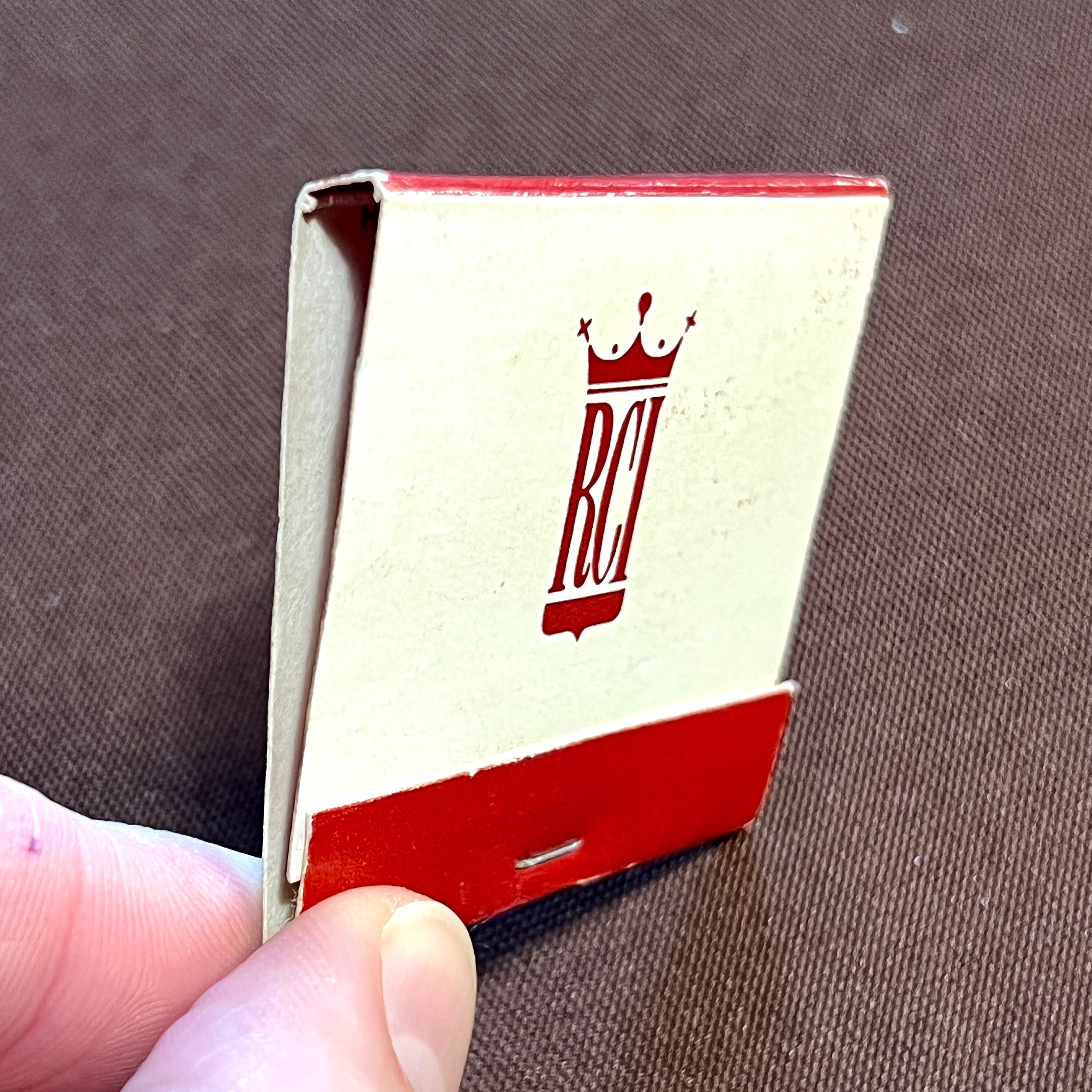 Vintage Milwaukee Matchbook Vintage Motel, Hotel Matches RED CARPET INN ...