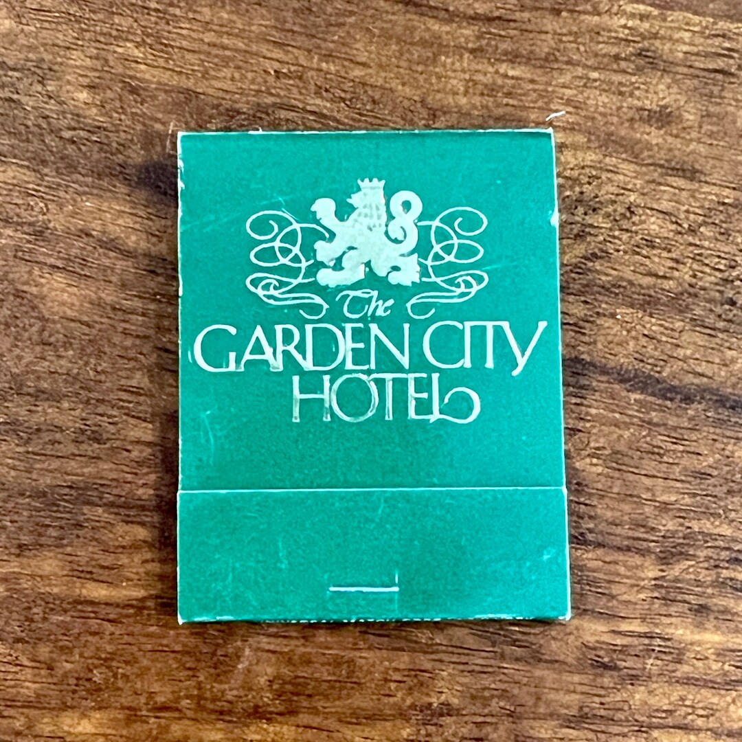 Vintage New York Matchbook - Vintage Hotel, Motel Matches - GARDEN CITY ...