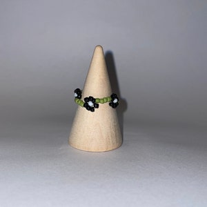 Daisy Chain Rings - Floral Design - Etsy