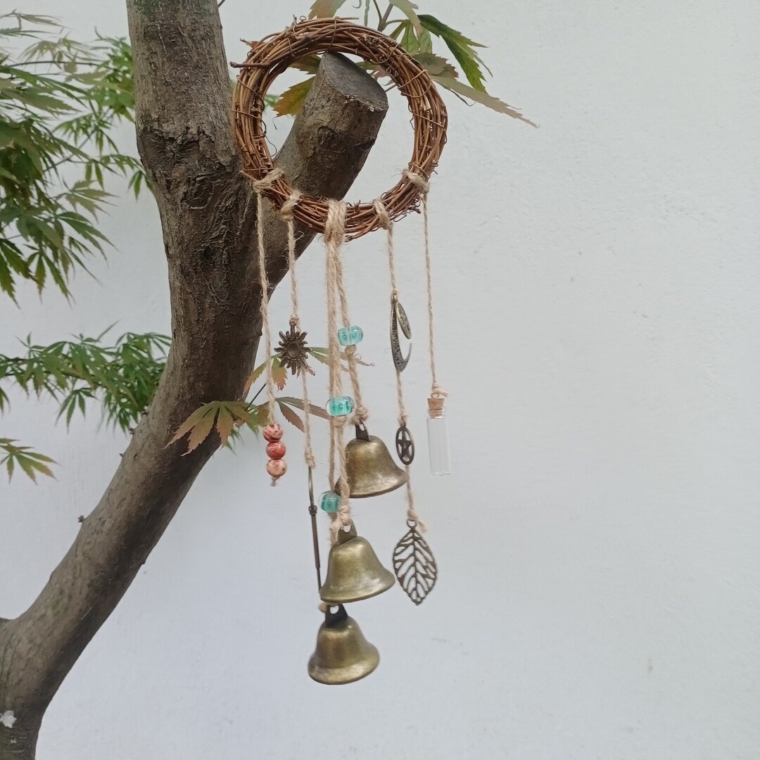 Hanging Door Bells, Doorknob Pendant, Natural Wreath, Witch Bells ...