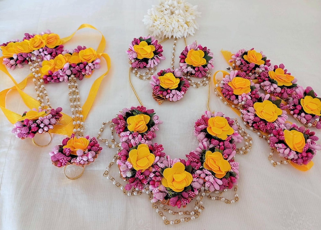 Indian Haldi Jewellery Set Elegant in Shades of Pink and Yellow Flowers ...