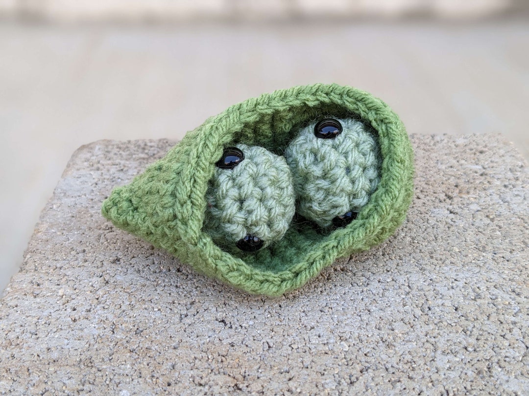 Crocheted Amigurumi Peas in a Pod Keychain - Etsy