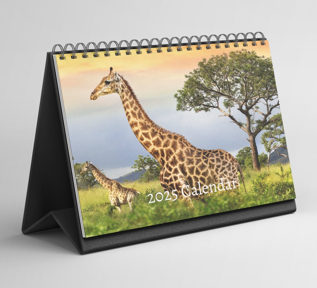 Giraffe Desk Calendar 2025-2026: Standing Flip Desktop Calendar With ...