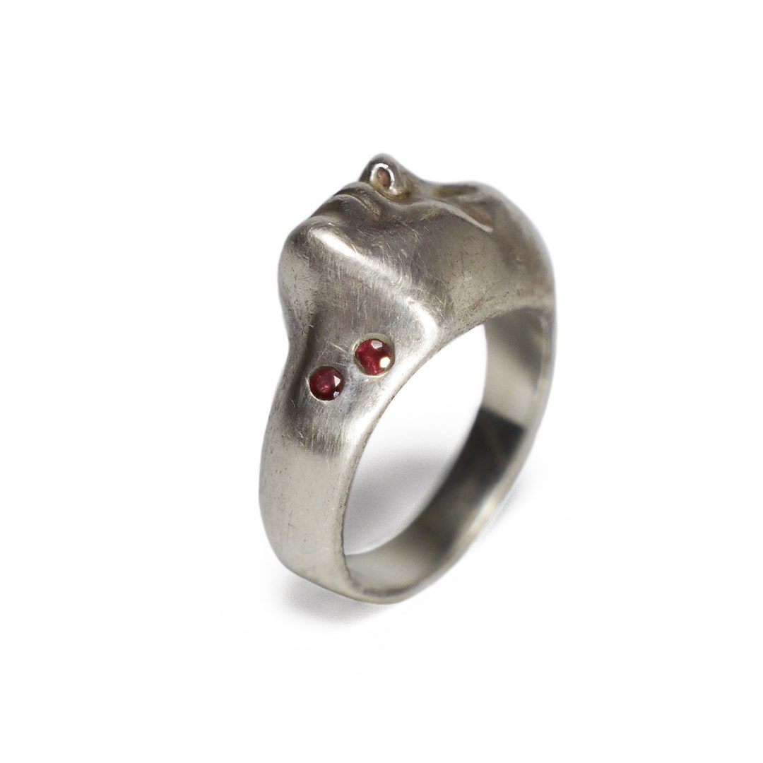 Vampire Ring - Etsy