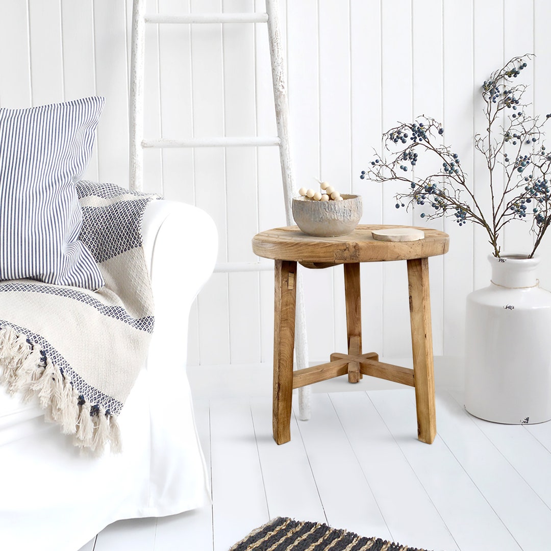 ROUND RUSTIC TABLE 3 Legged Round Table Elm Wood Side Table Round ...