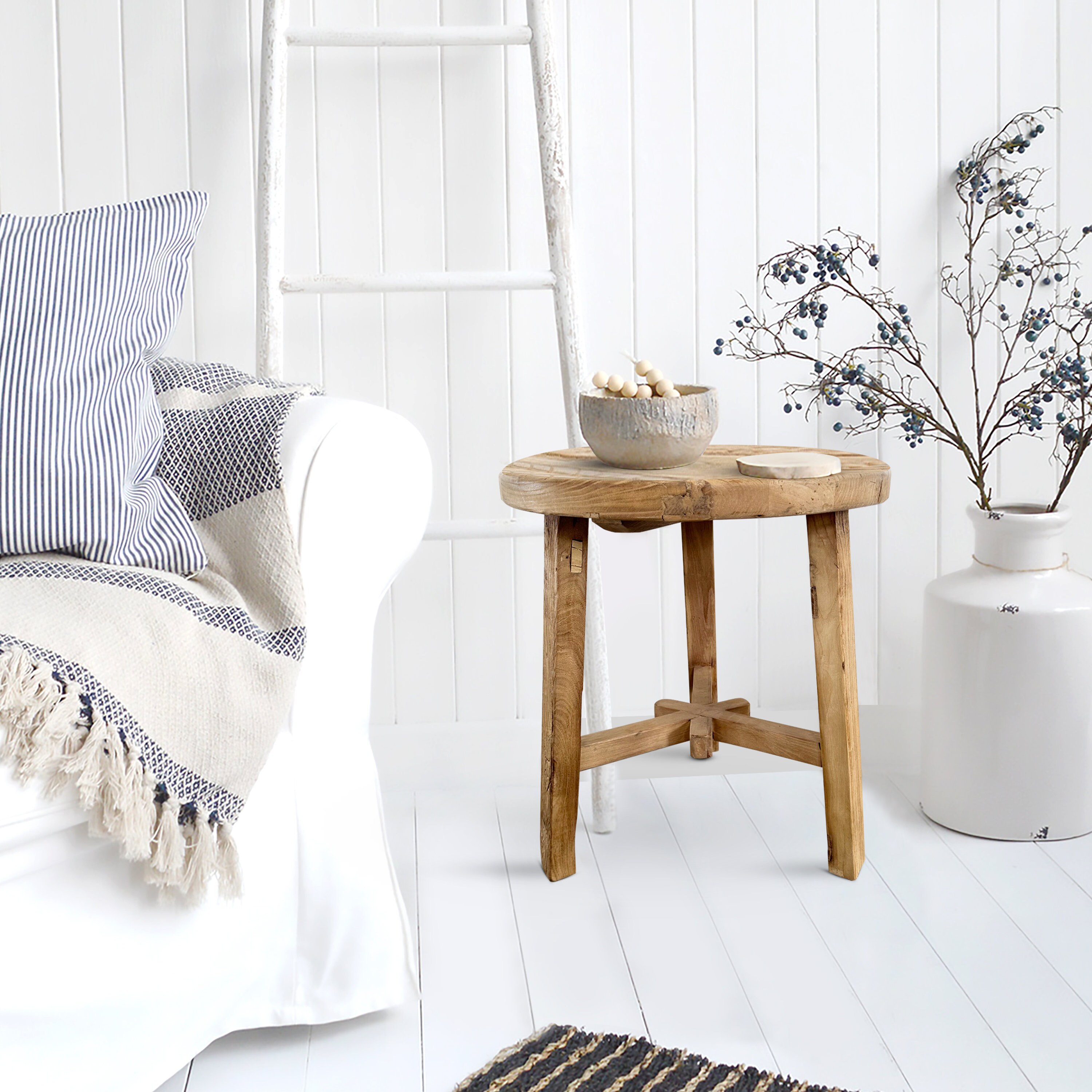 ROUND RUSTIC TABLE 3 Legged Round Table Elm Wood Side - Etsy