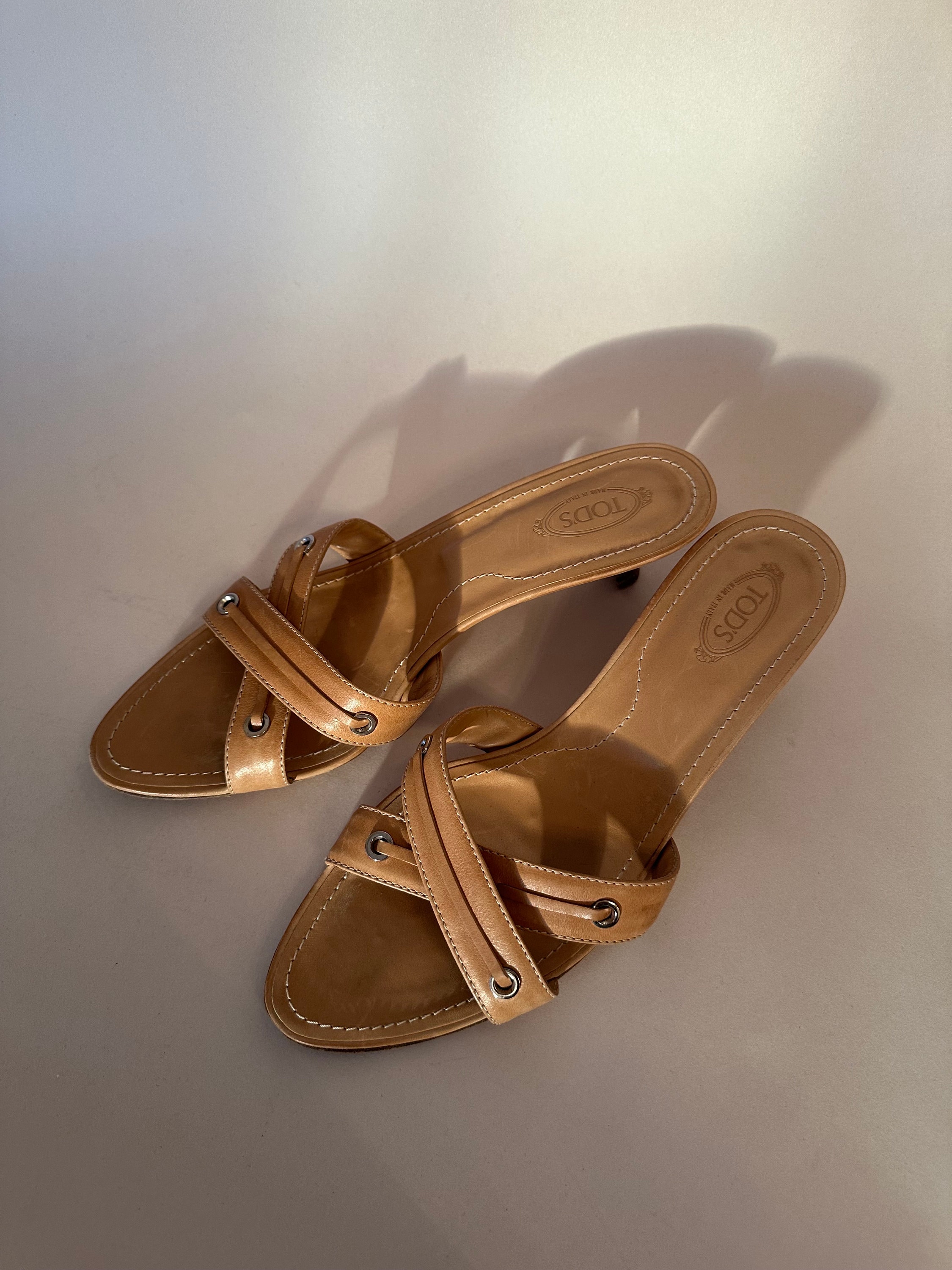 TOD’S Sandal / Heel Open Shoes / Toe Mules / Light Brown Leather Sandal ...