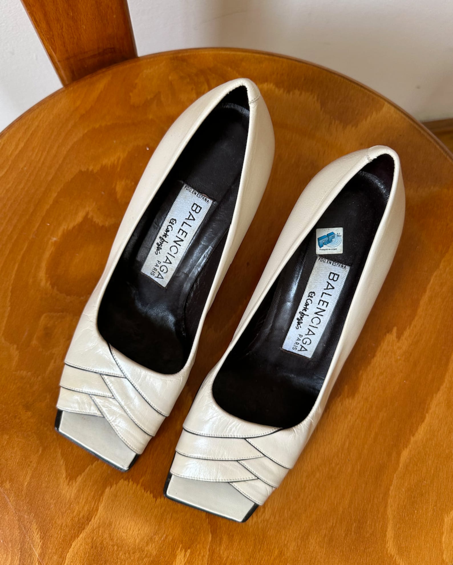 BALENCIAGA Paris Vintage Leather Ecru Shoes / Sandal - Etsy