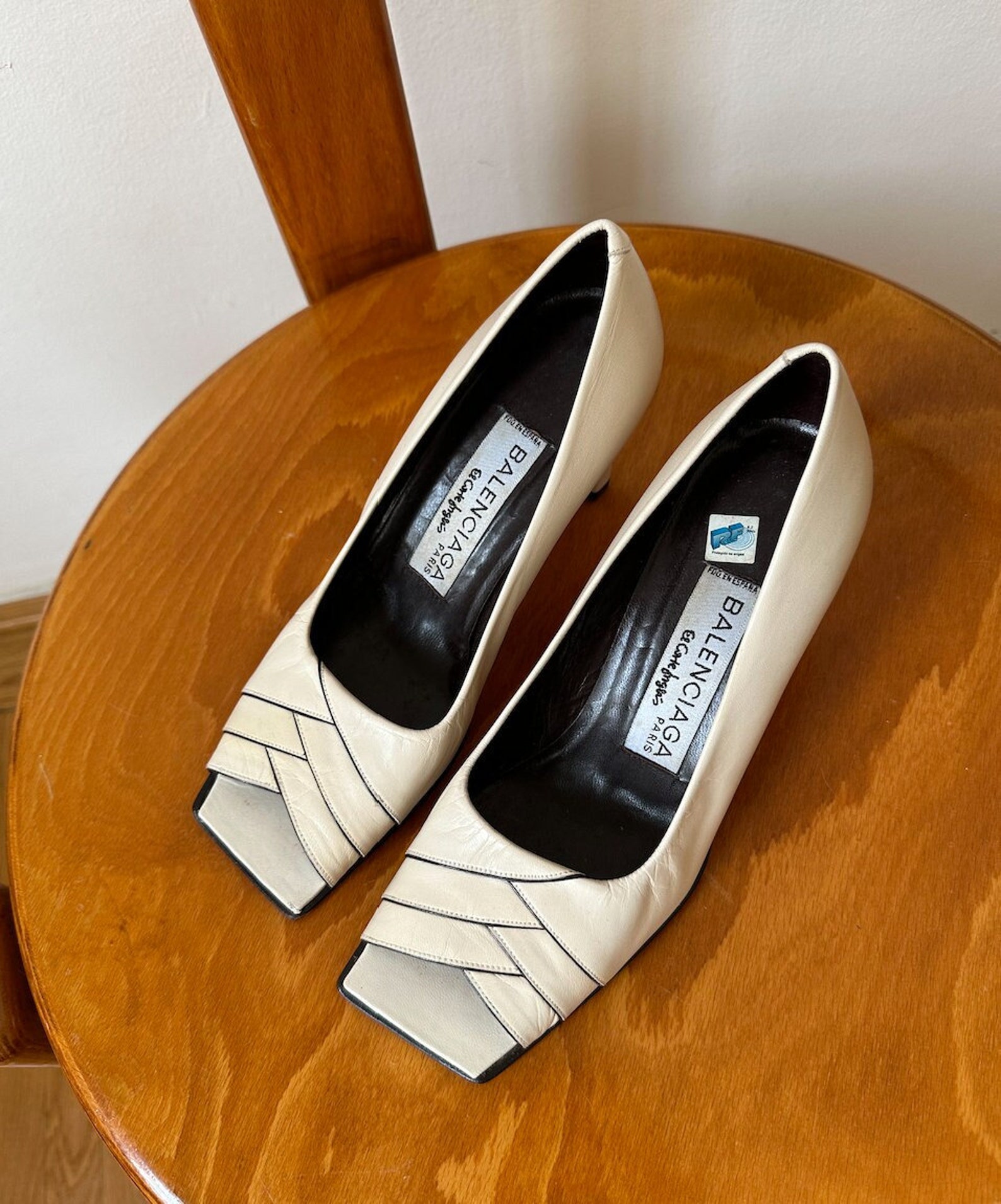 BALENCIAGA Paris Vintage Leather Ecru Shoes / Sandal - Etsy