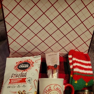 Cozy Christmas Hot Chocolate Box - Etsy