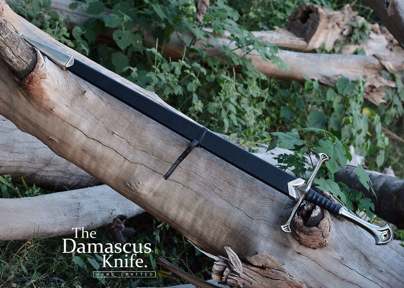 The Lord of Rings Anduril Narsil REPLICA Sword of King Aragorn Elessar ...