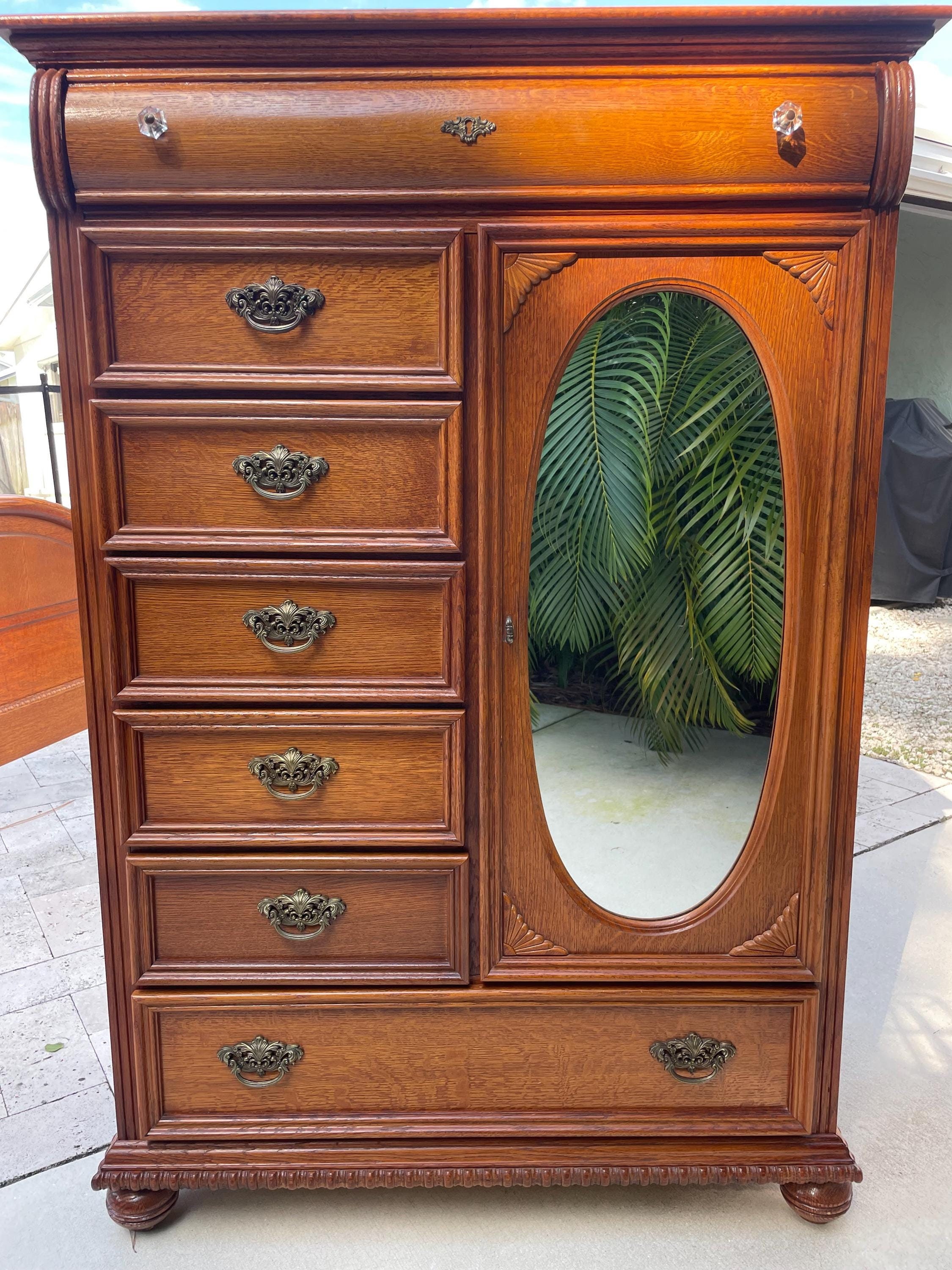 Antique lexington furniture store