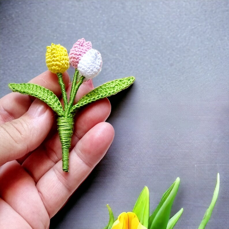 Tulip Brooch Pin, Crochet Brooch, Handmade Jewelry, Floral Pin, Tulip ...