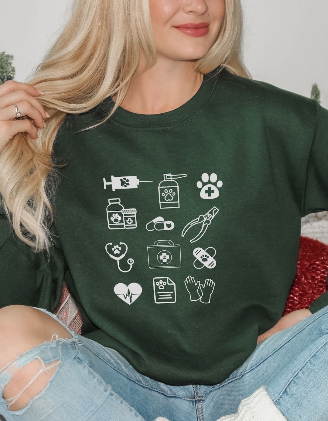Vet Tech Doodle Shirt: Animal Doctor Gift, Vet Staff Apparel - Etsy