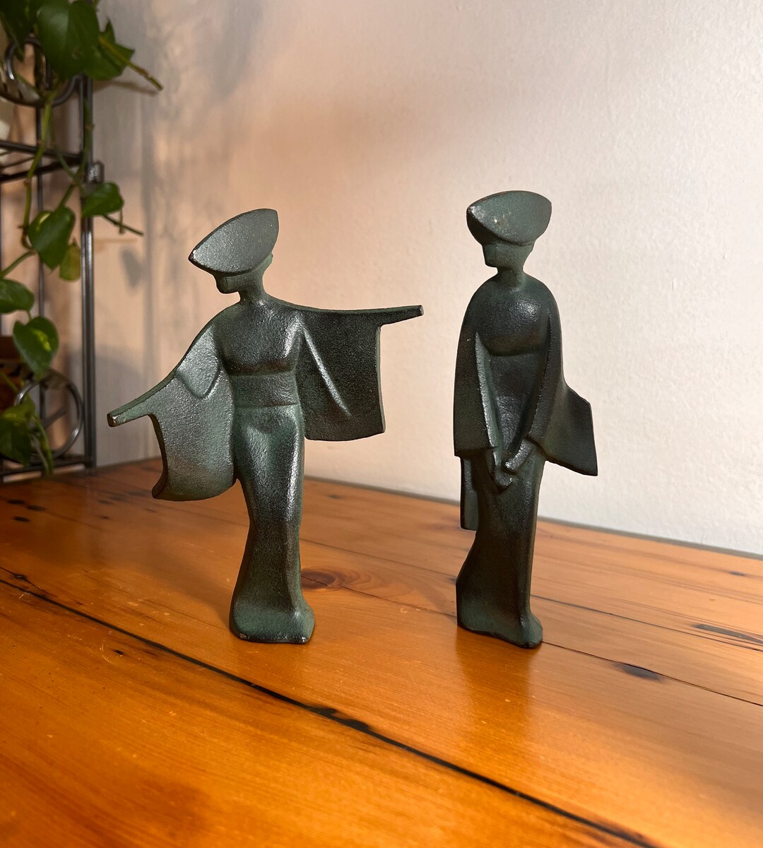 2 Vintage Cast Iron Minimalist Japanese Ladies/geisha Figurines - 7 ...