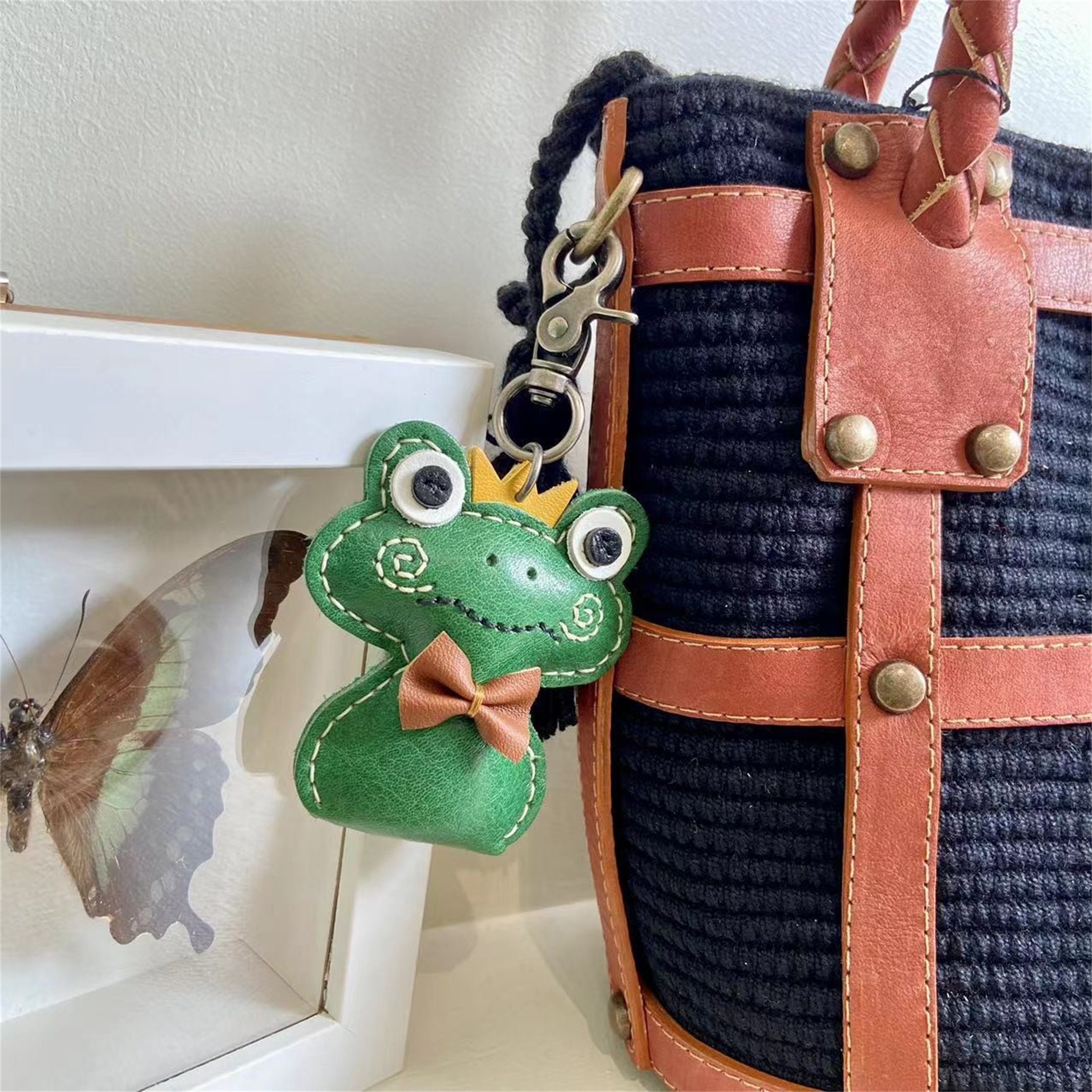 Genuine Leather Frog Ornament, Leather Bag Charm for Purse, Handmade Frog Key Chain, Cute Rear ...