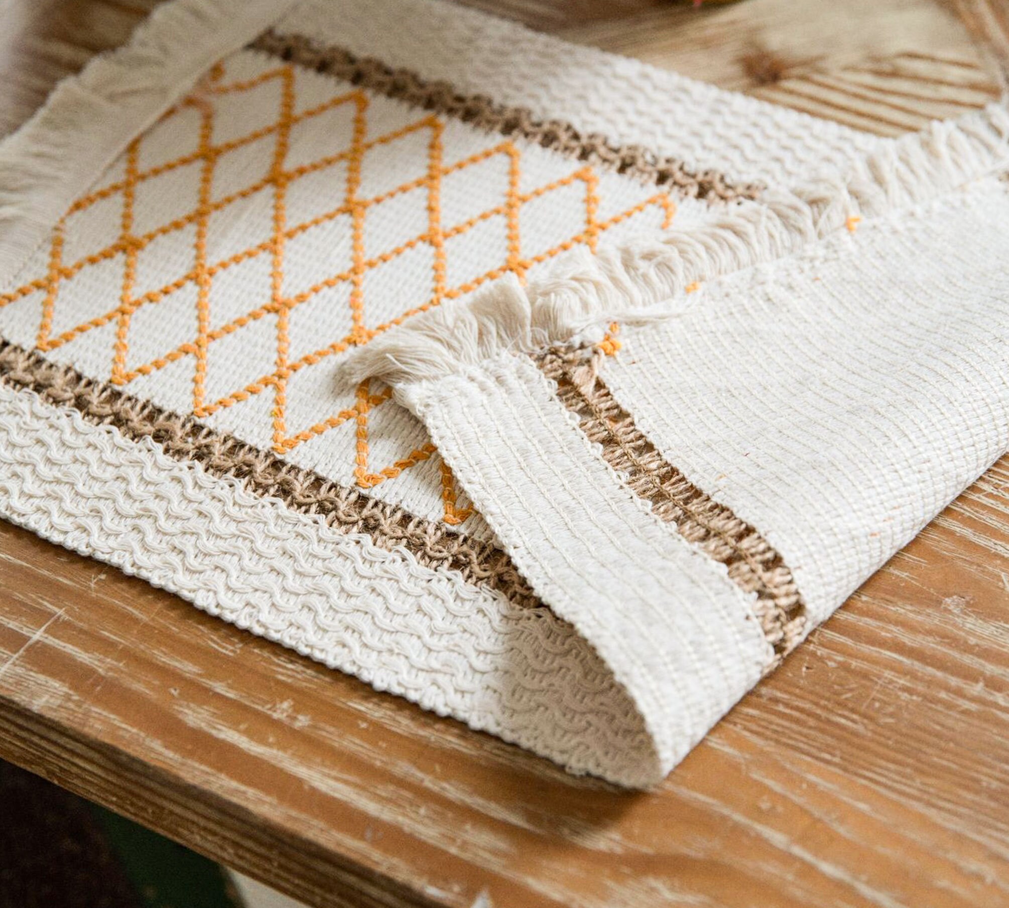 Embroidered Table Runner Farmhouse Table Runner Vintage - Etsy