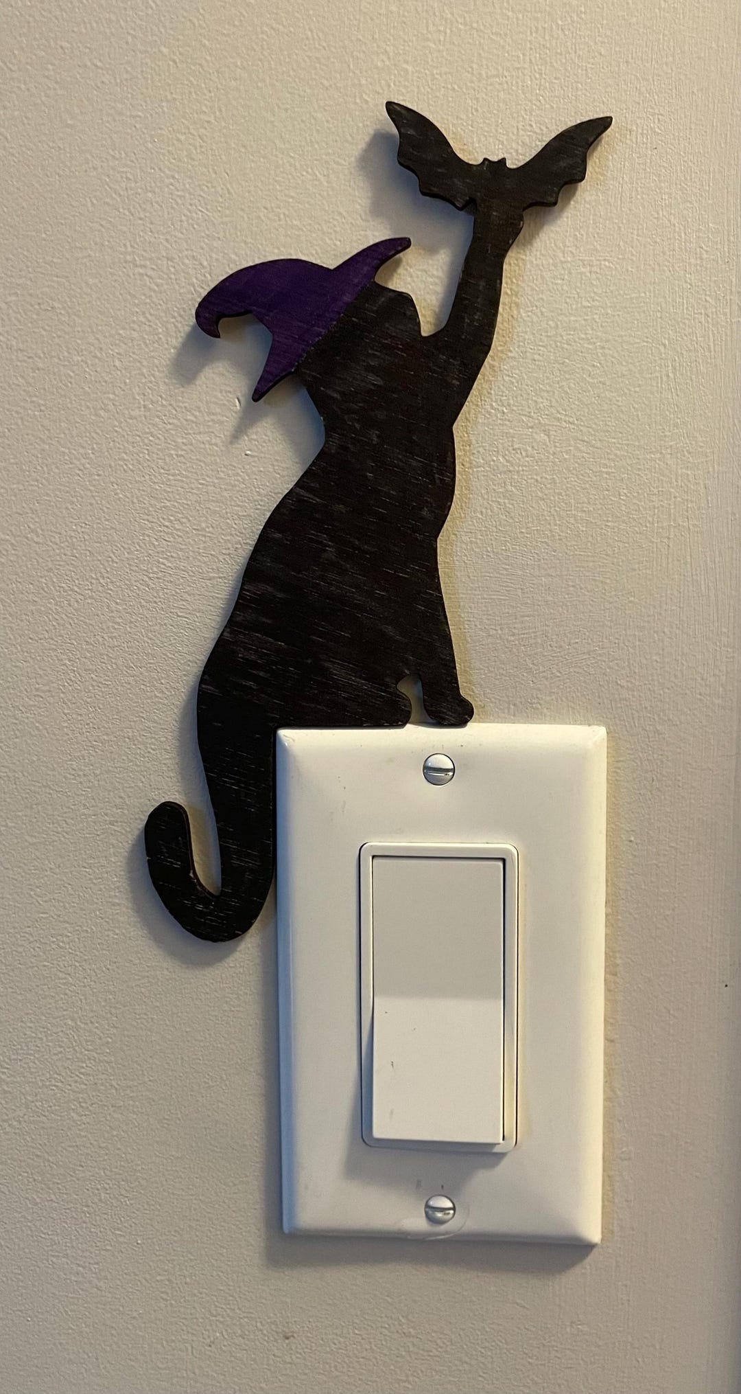 Spooky Cat Holding Bat, Halloween Wooden Door Accent, Spooky Decor, Cat ...