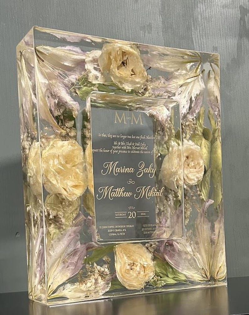 Resin Photo Frame, Gift, Bouquet Preservation, Preserved Wedding ...