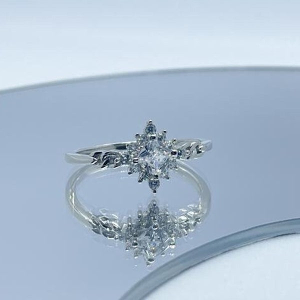 Snowflake Ring - Etsy UK
