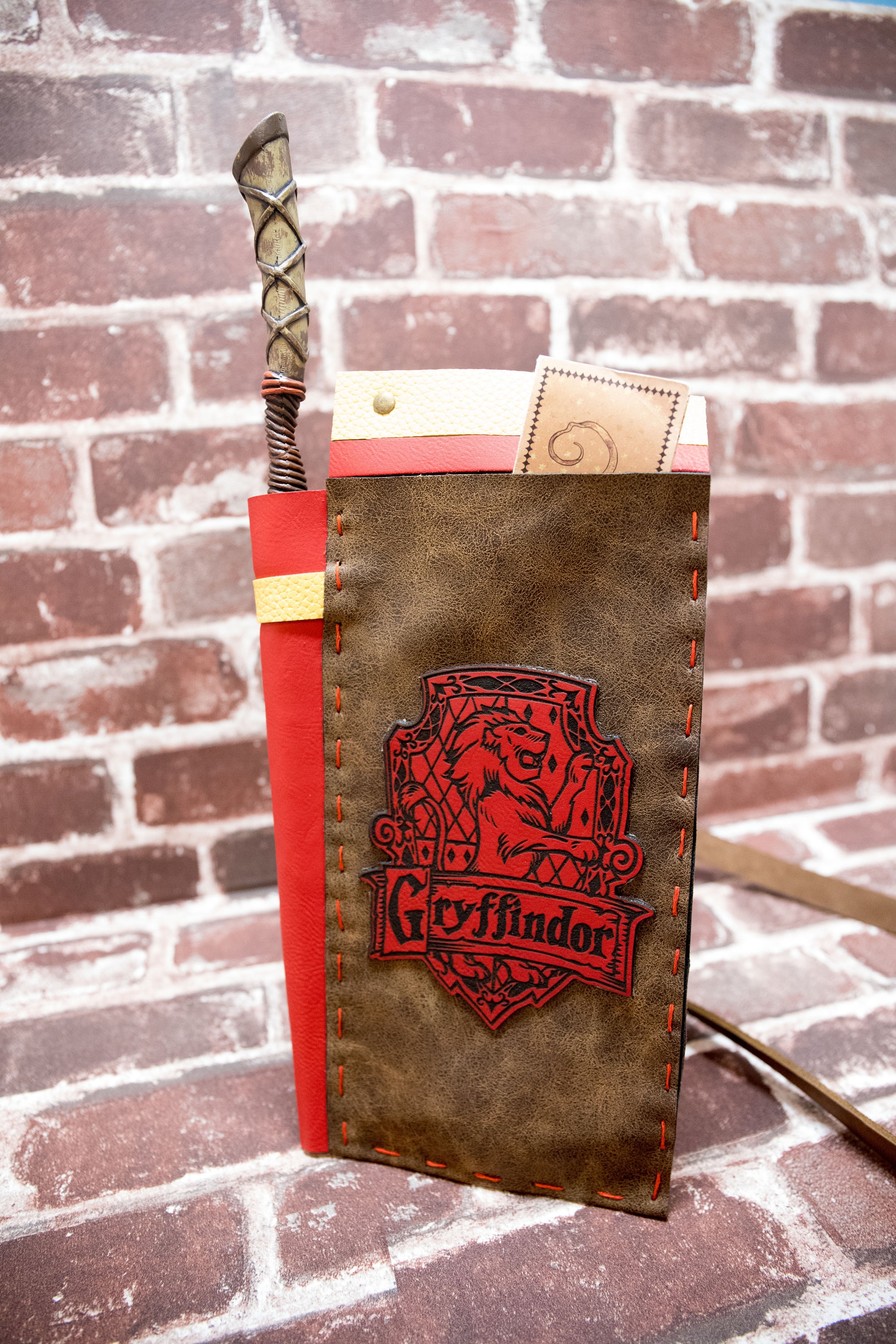 Harry Potter Wand Holder, Gryffindor, Magic Satchel, Wand Holder for ...