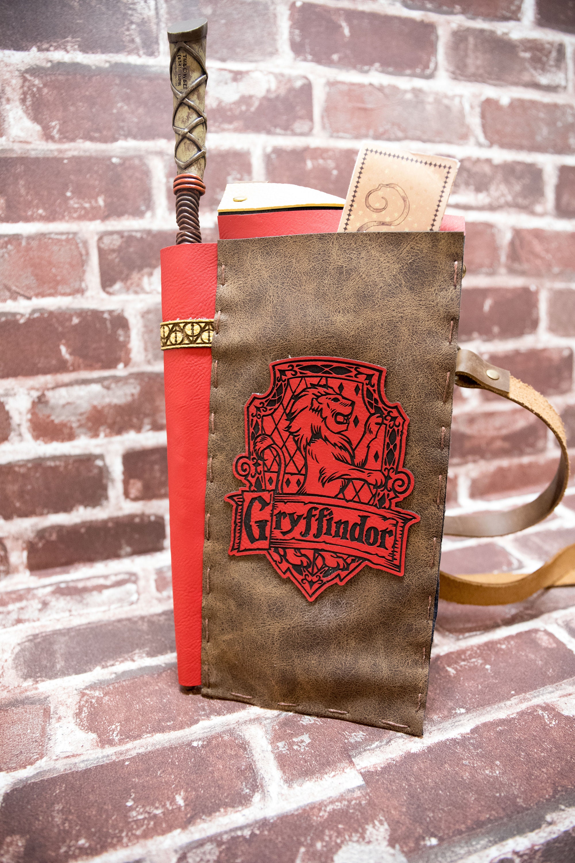 Harry Potter Wand Holder, Gryffindor, Magic Satchel, Wand Holder for ...