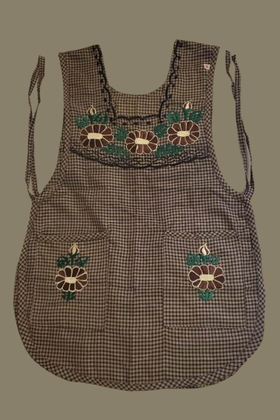 Traditional Mexican Apron for Women With Pockets and Beautiful Flower ...