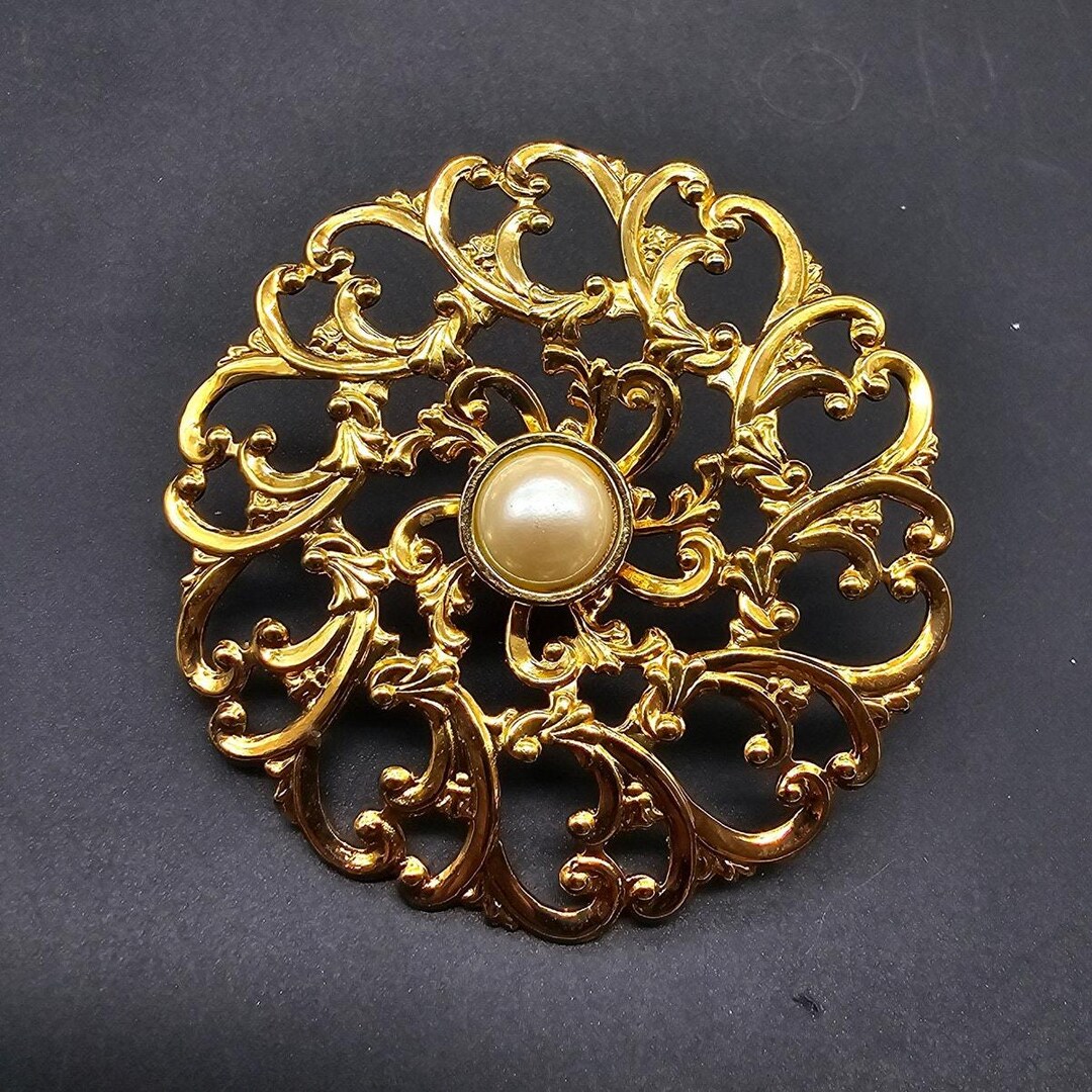 Avon Gold Tone Flower Pin 1993 Flower Blossom Pin Faux Pearl - Etsy